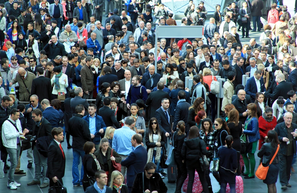 Trace A Person With Experts. Reliable and Expert Tracing Agents